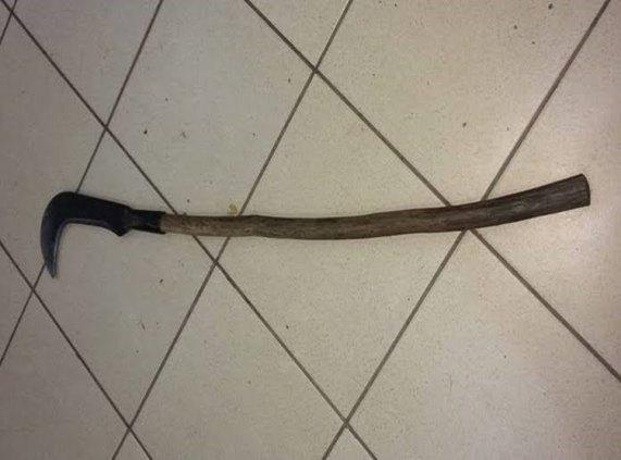 Homem é atacado pelo primo com golpe de foice ao sair de igreja ...